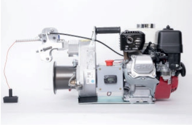 Treuil de tirage/levage à essence PORTABLE WINCH PCH 2000 - Force de ...
